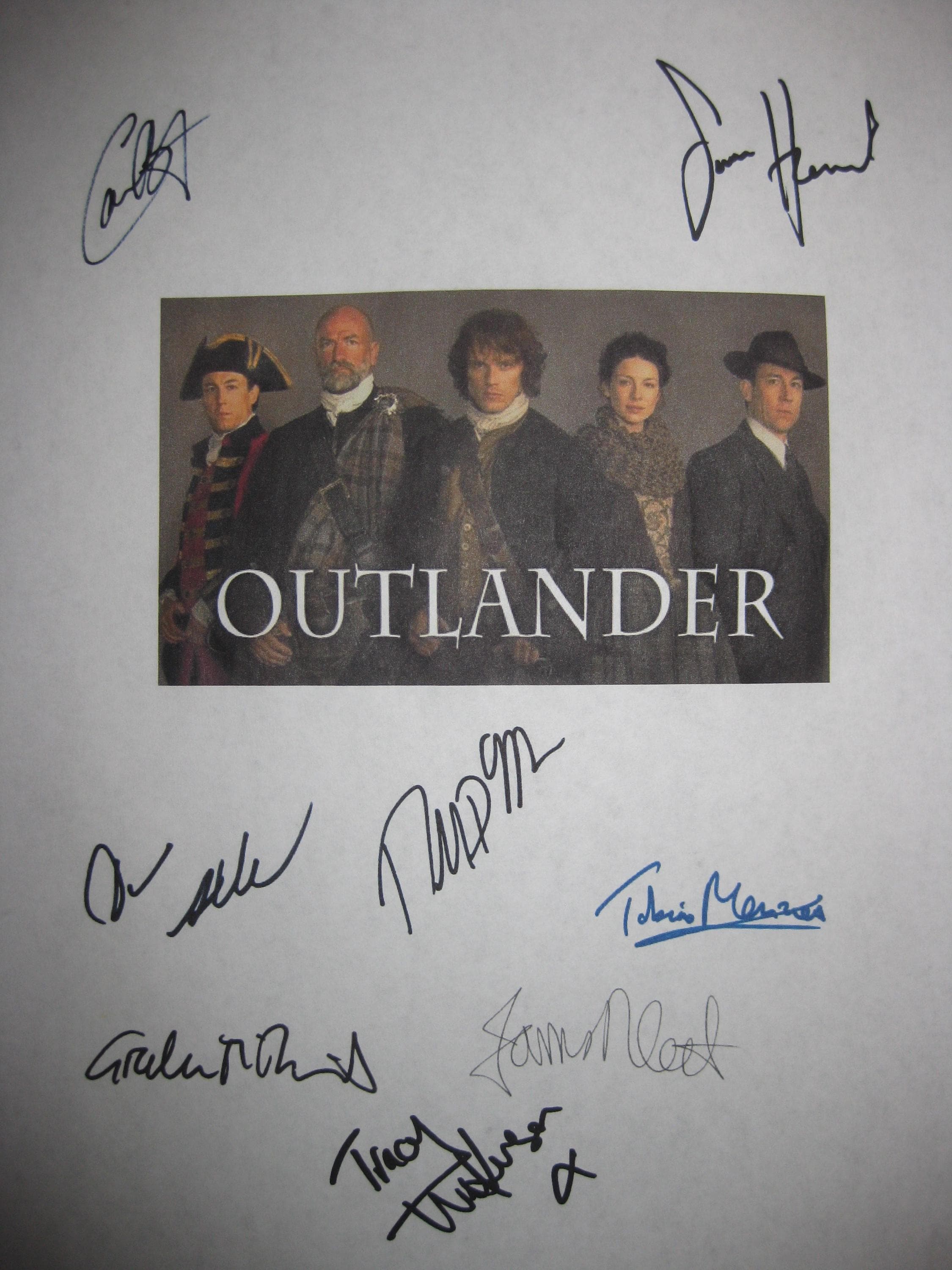 Outlander Pilot Signed TV Screenplay Script X8 Autographs Caitriona ...