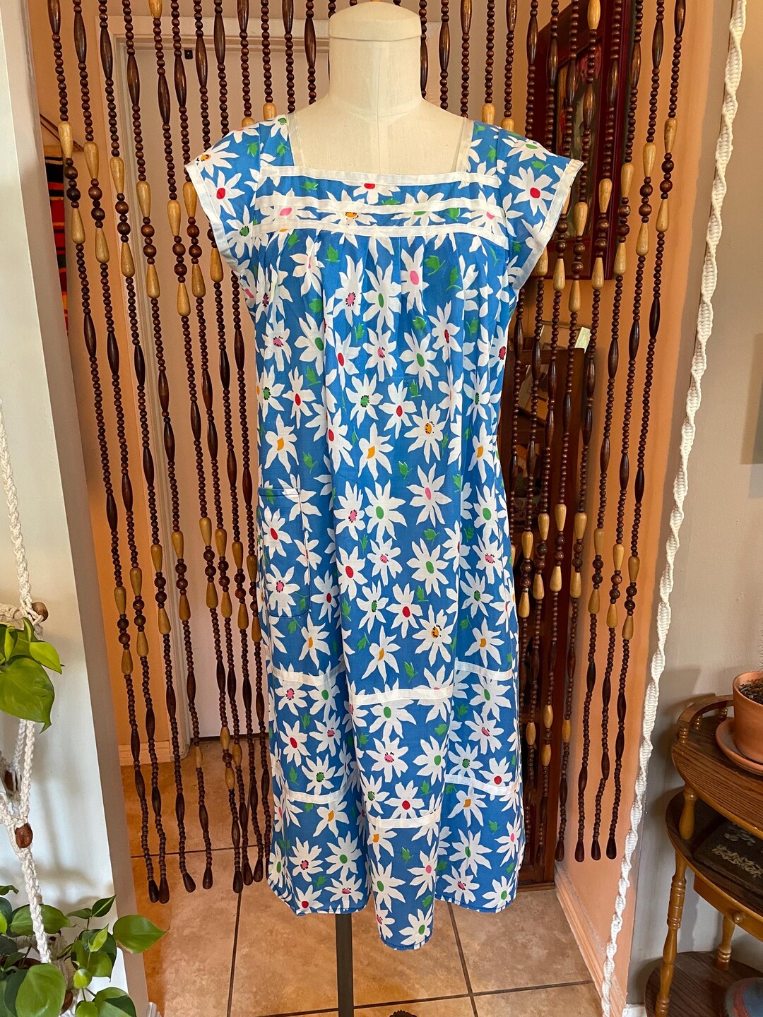 1970’s Flower Power Muu Muu Daisy Print Flower Child Hippie Free Waist ...