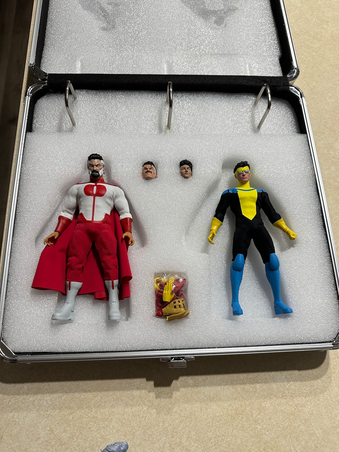 1/12 traje invencible solamente - Etsy México