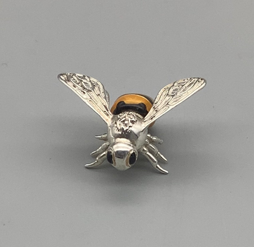 Saturno Sterling Silver and Enamel Bee Figure - Etsy
