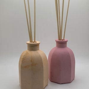 Handmade Reed Diffuser Vase With Essential Oils & Natural Diffuser ...