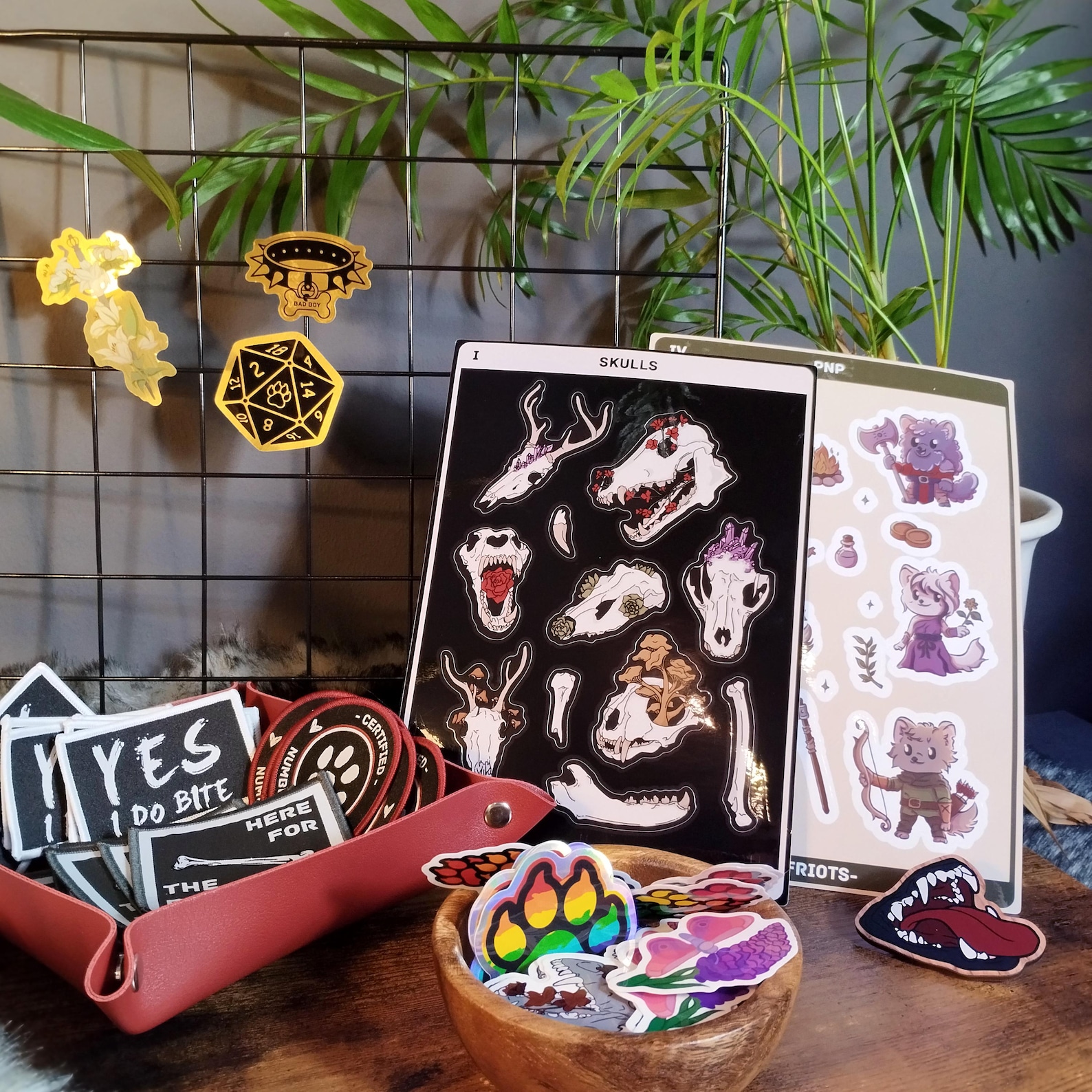 D20 Dice Patch - Paw Dnd, Pnp Die | Embroidered Iron on Fabric Patch ...