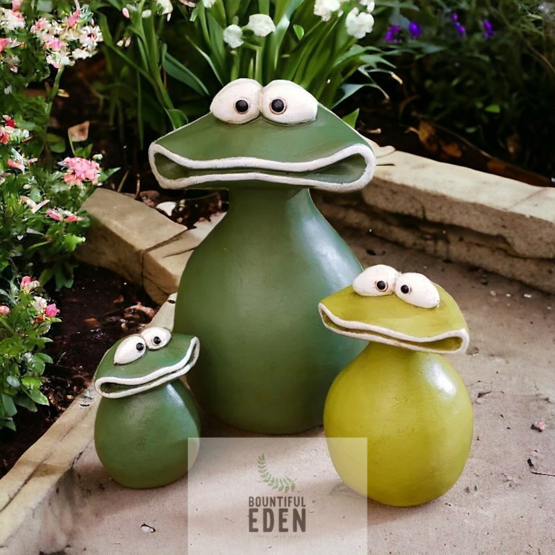 Silly Frog Garden Ornament, Outdoor Garden Decor, Resin Art Decor ...