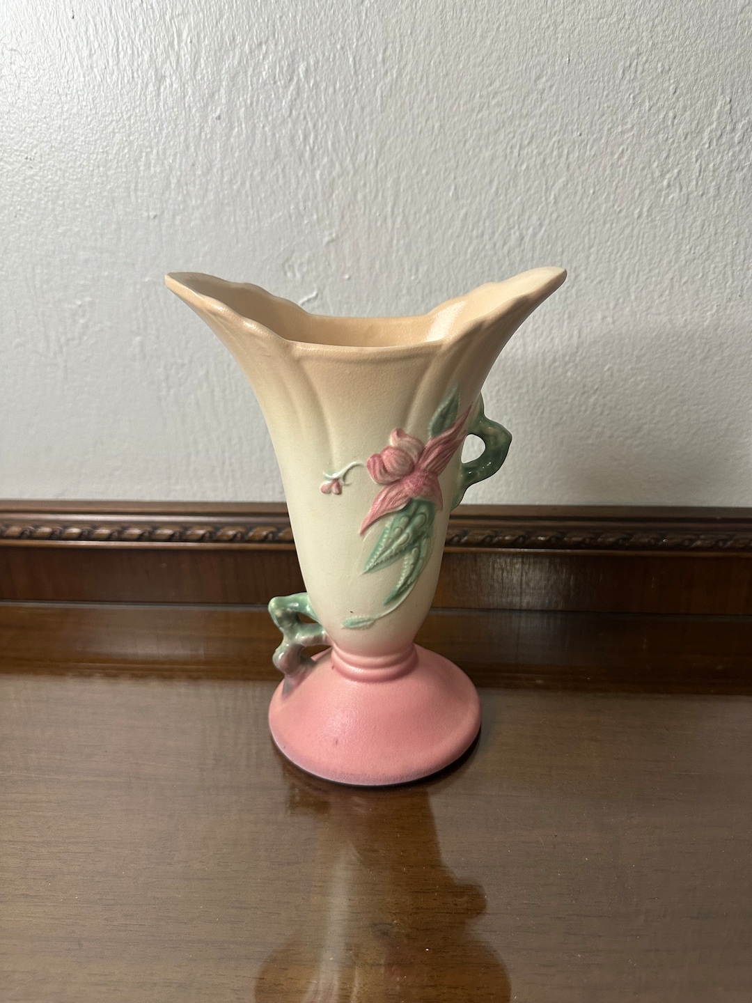 Vintage Hull Pottery Woodland Vase Hull USA W6 7-1/2 Pink Chartreuse ...