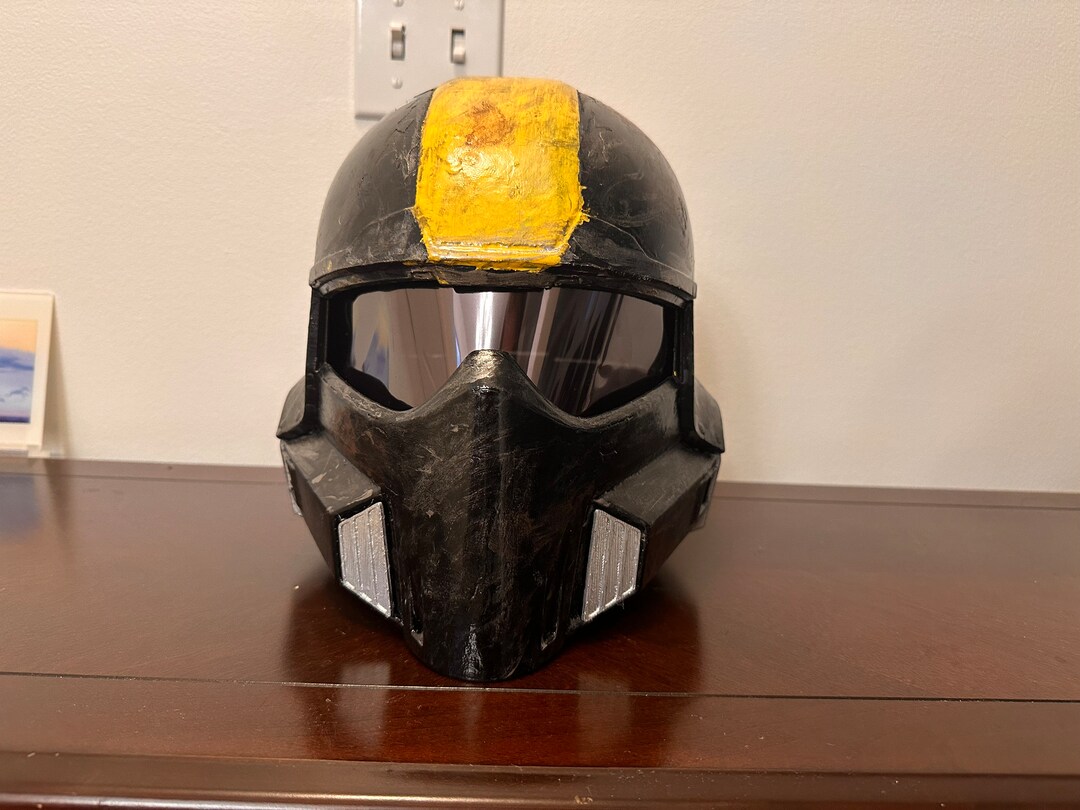 HELLDIVERS 2 B-01 Battle Damaged Helmet - Etsy Denmark