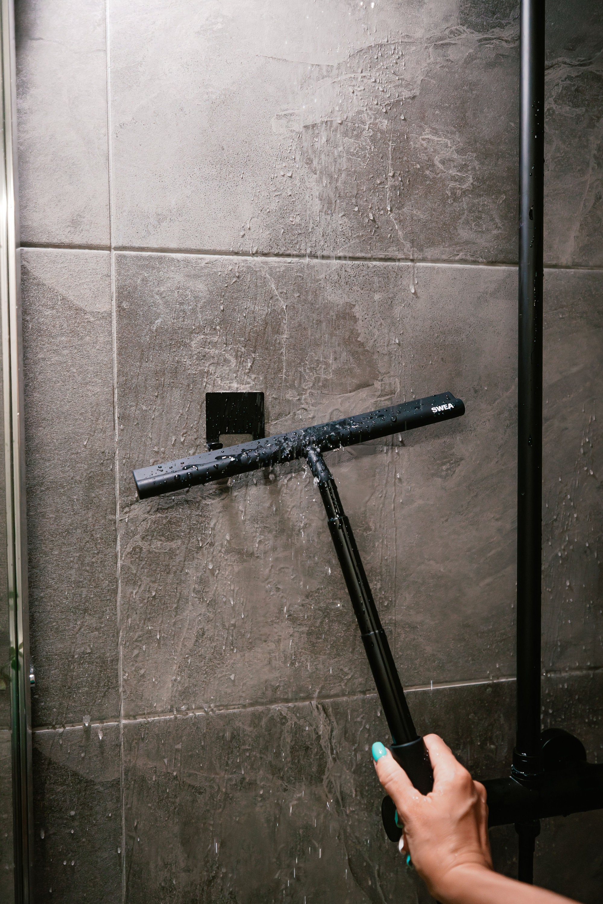 Black Shower Squeegee With Wall Hook, Aluminium Extendable Handle ...