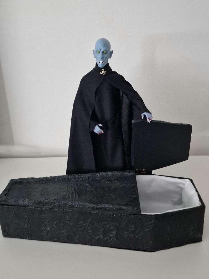 Salems Lot 1/6 Scale Custom Figure With Coffin Super Detailed. Mr Kurt ...