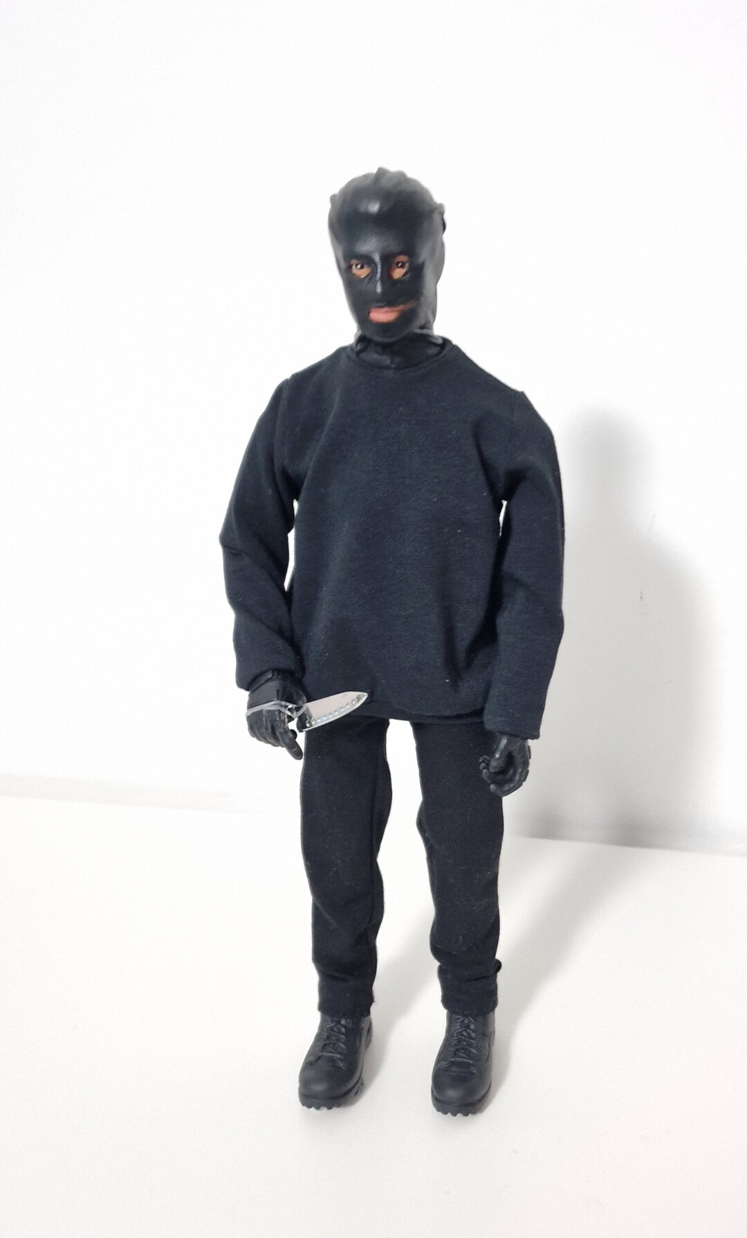 The Collector Horror Figure 1/6 Scale Comes With Stand and Weapon - Etsy