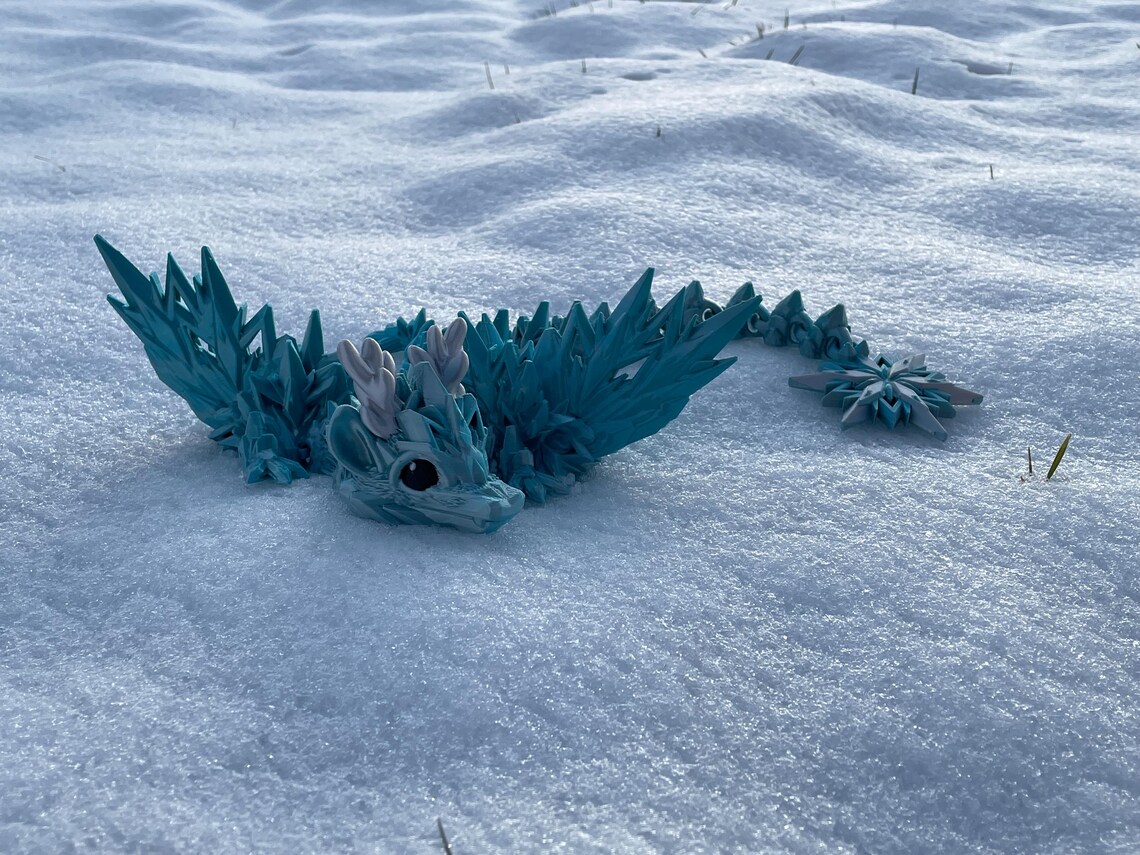 Articulated Winter Snowflake Dragon: 3D Printed Fidget Desk Decor - Etsy