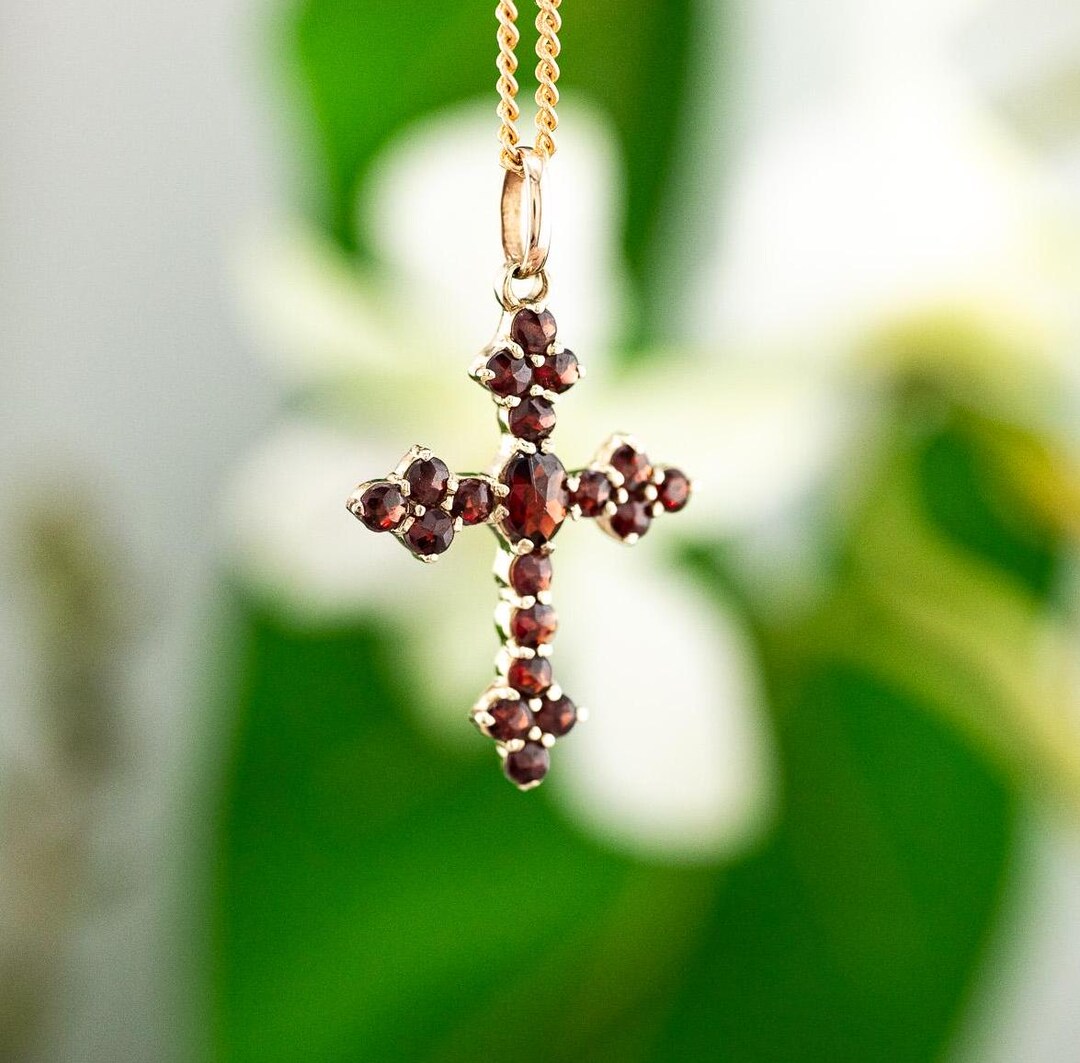 18ct Gold Bohemian Garnet Cross Pendant - Etsy