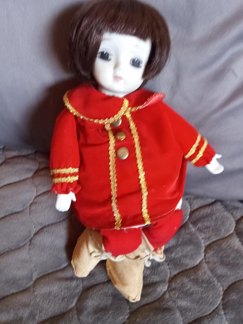 Unique Vintage, Sankyo Musical, Porcelain Doll, 10"velvet Dress, Gift ...