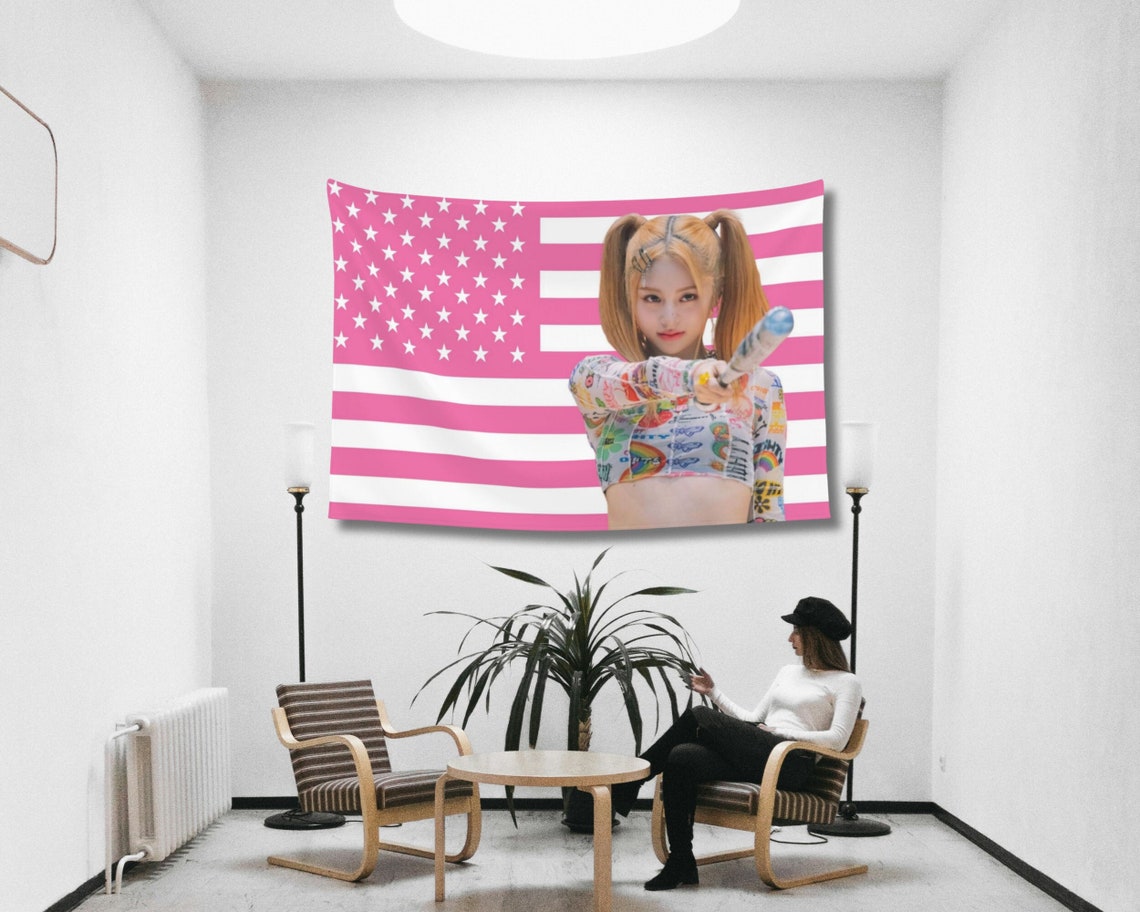 Le Sserafim Yun-jin American Flag, Wall Tapestry Tour 2024, Wall Decor Tapestry , Kpop Funny ...
