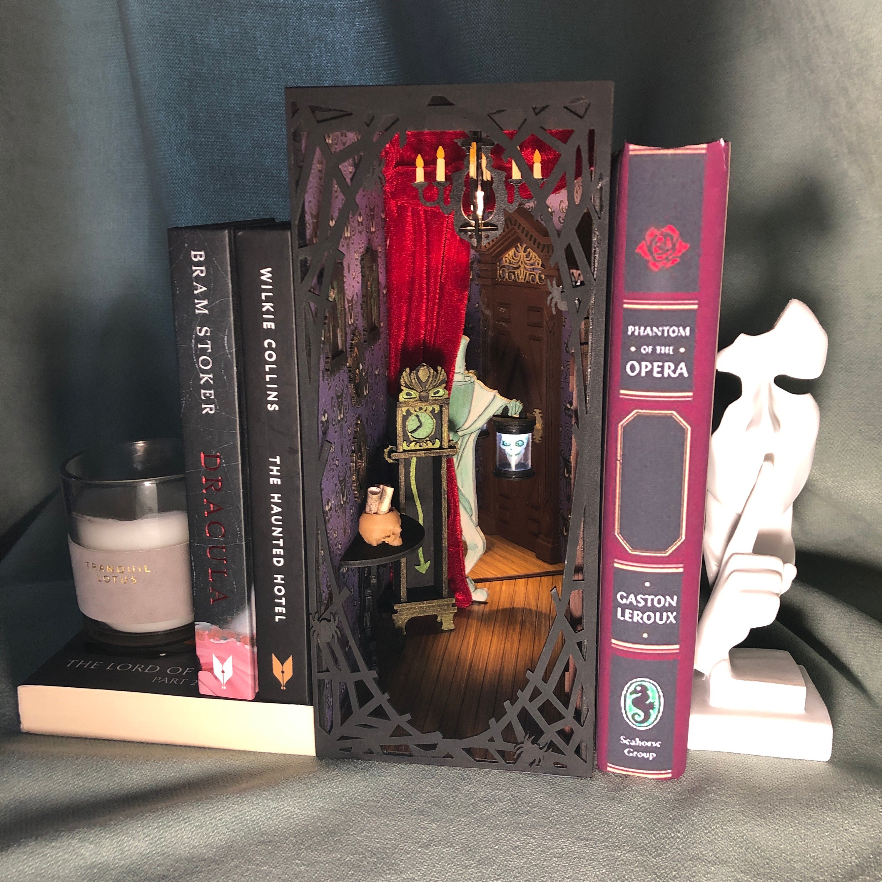 Book Nook Haunted House Bookshelf Insert With Led Ghost Figurine in Hat ...