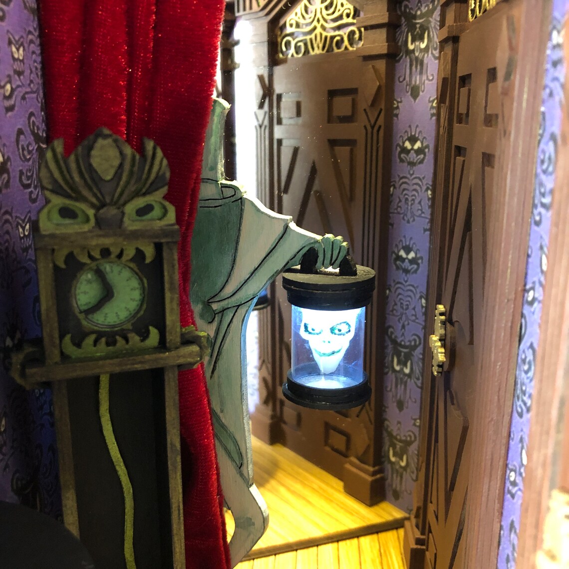 Book Nook Haunted House Bookshelf Insert With Led Ghost Figurine in Hat ...