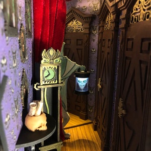 Book Nook Haunted House Bookshelf Insert With Led Ghost Figurine in Hat ...