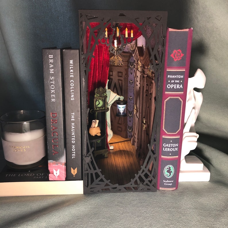 Book Nook Haunted House Bookshelf Insert With Led Ghost Figurine in Hat ...