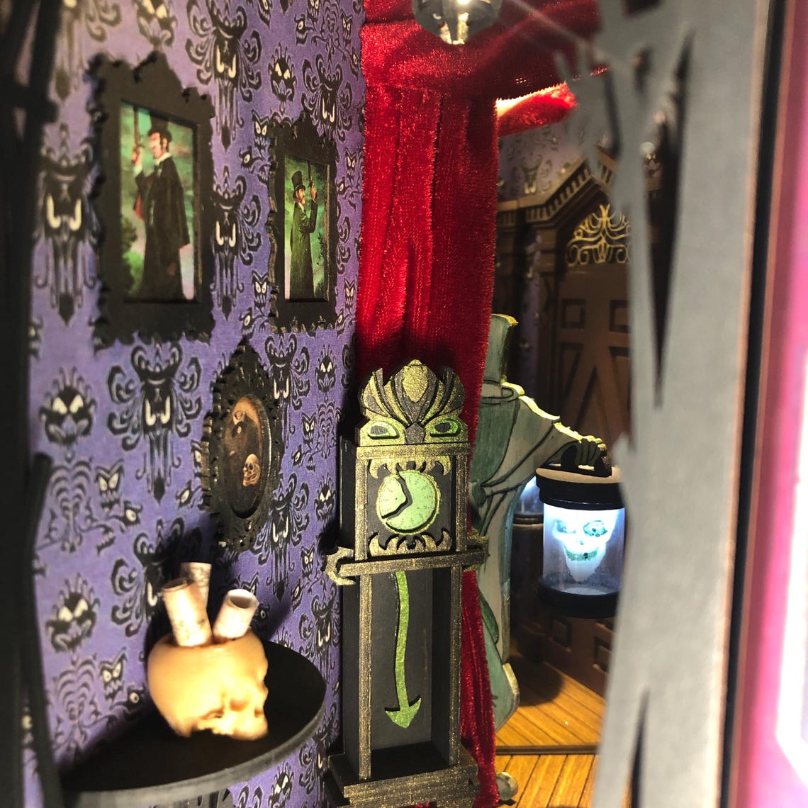 Book Nook Haunted House Bookshelf Insert With Led Ghost Figurine in Hat ...