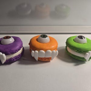 Fake/faux Monster Macaroons, Eyeball Macaroons With Teeth, Halloween ...