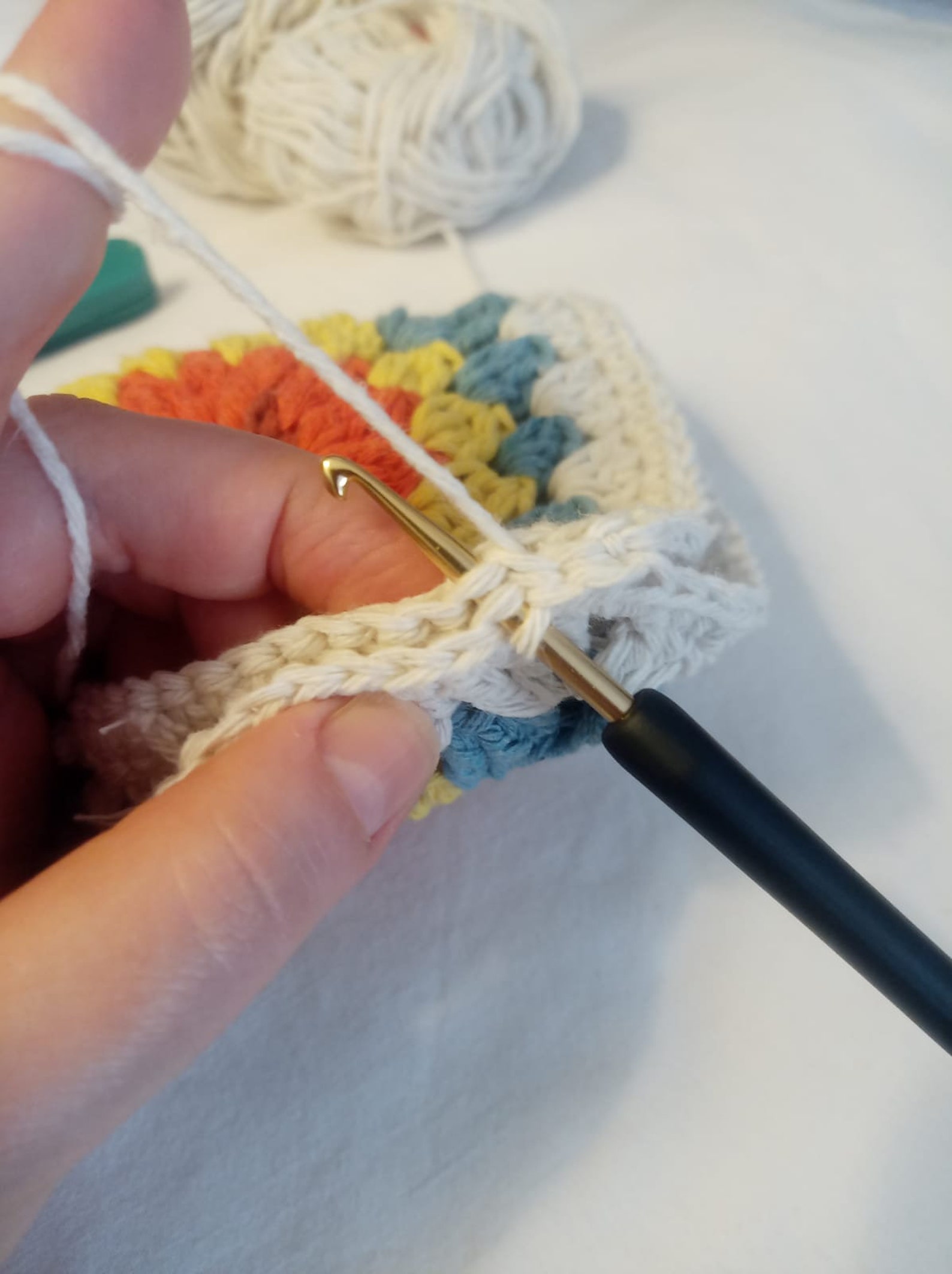 Daisy Granny Square, Granny Floral Purse, Floral Granny Square, Flower ...