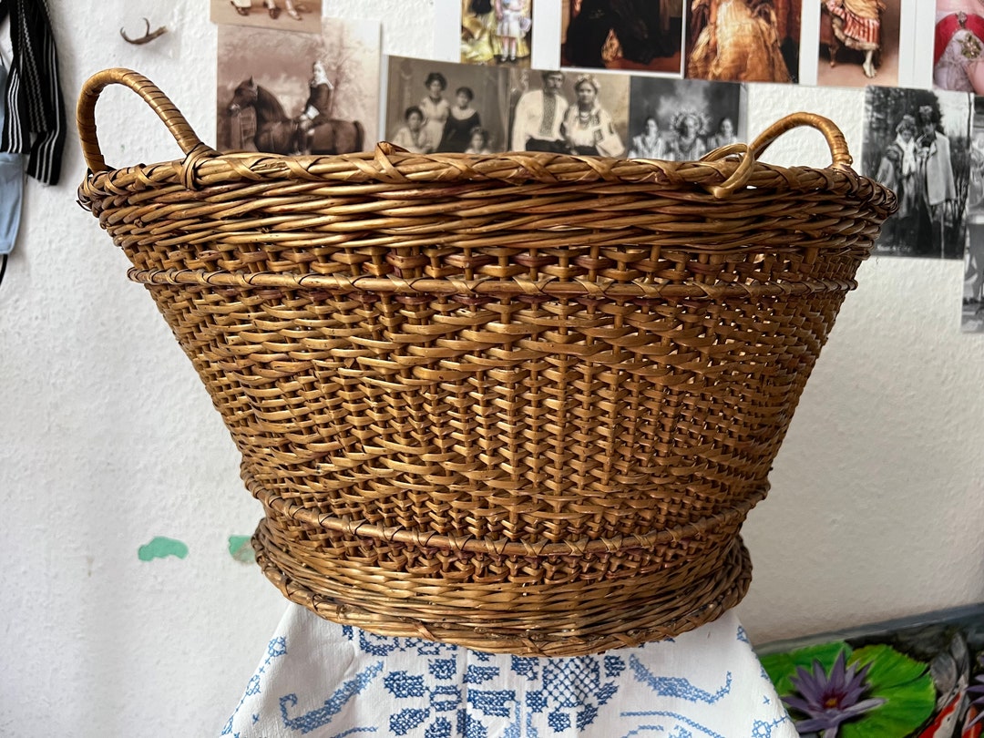 Antique Laundry Basket. 1900. Natural Vine. Decorative Thin Beautiful ...
