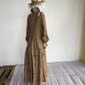 1880-1890. Summer Women's Duster Coat. Fabric: Rye-colored Linen ...