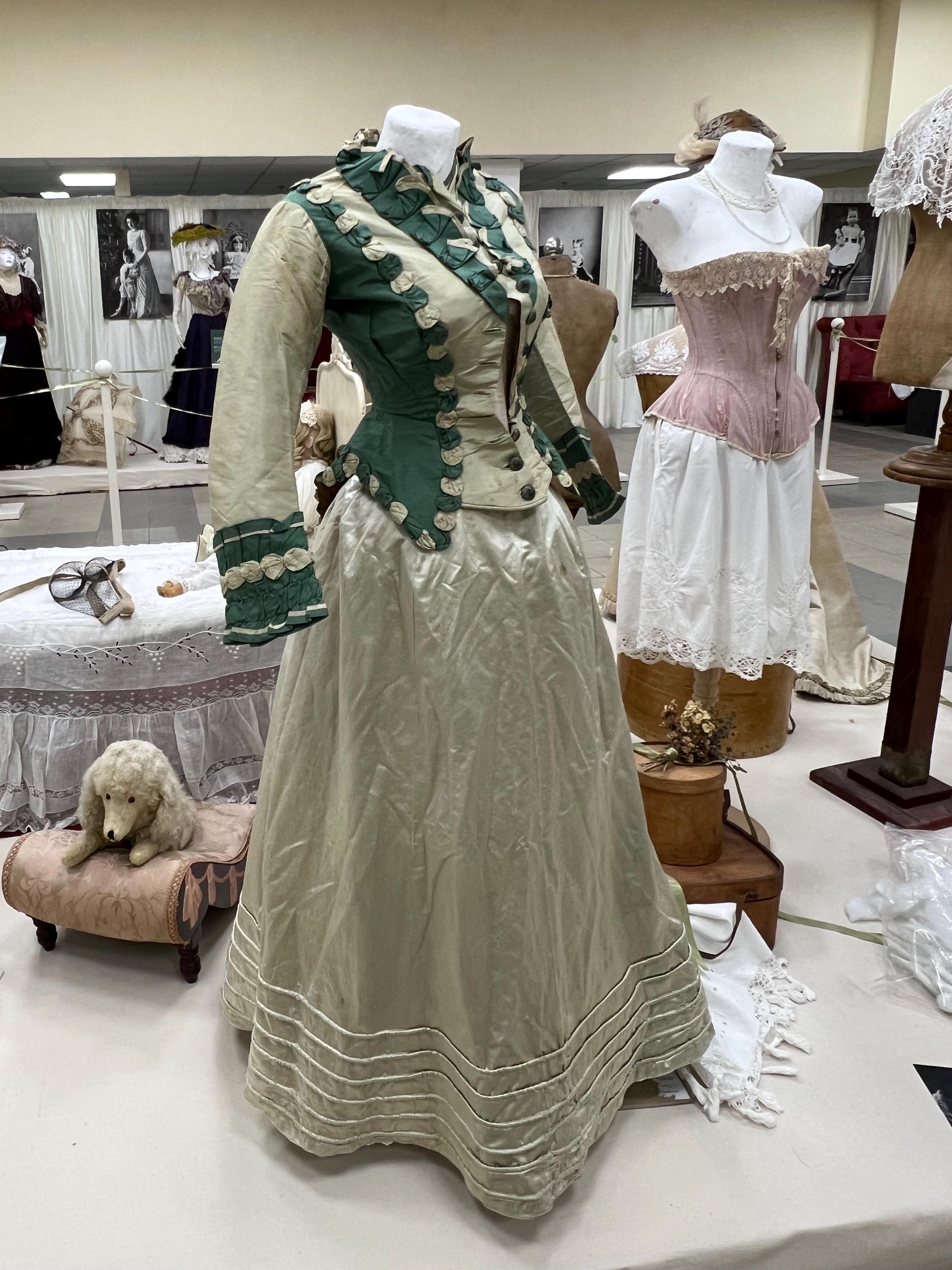 Antique Women's Business Suit 1860-1870. Europe. Beautiful Bodice With ...