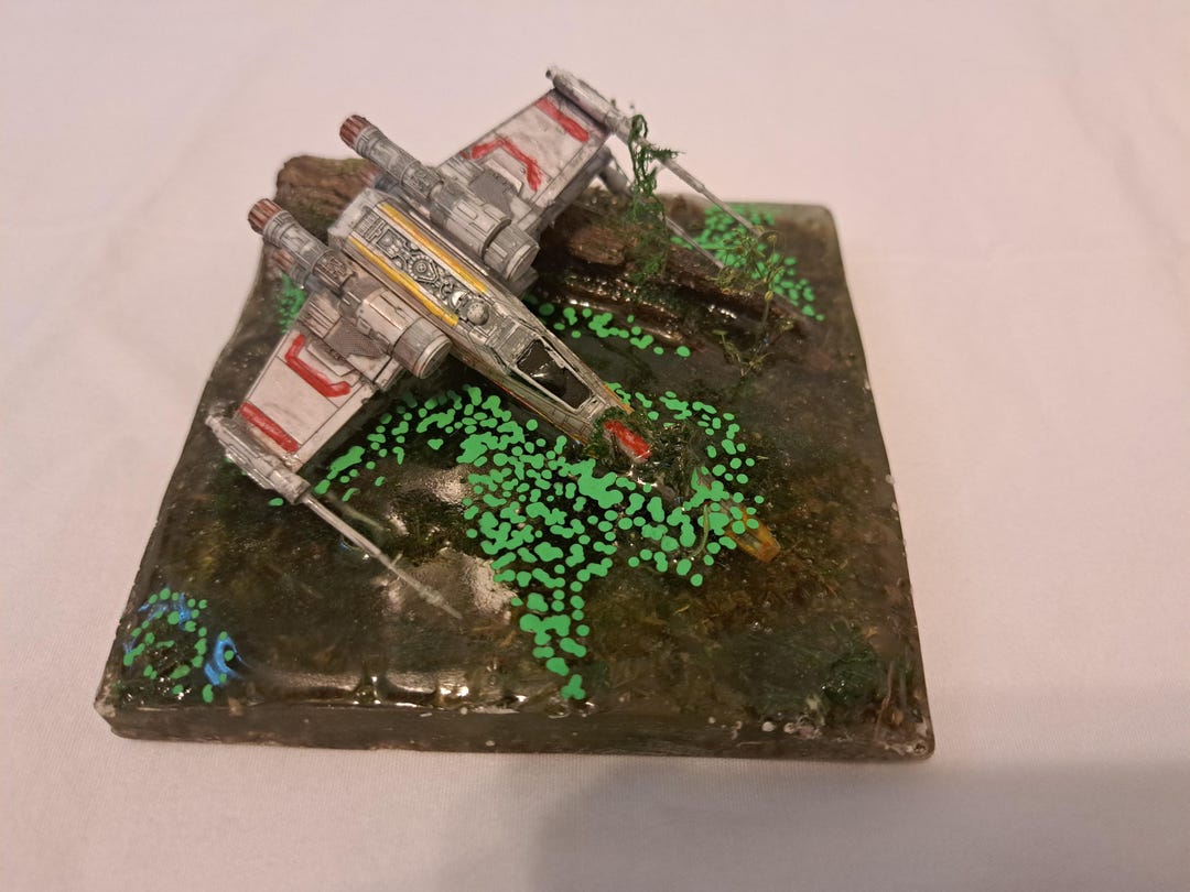 Professionaly Made Model of Luke Skywalkers Crashed X-wing on Dagobah ...