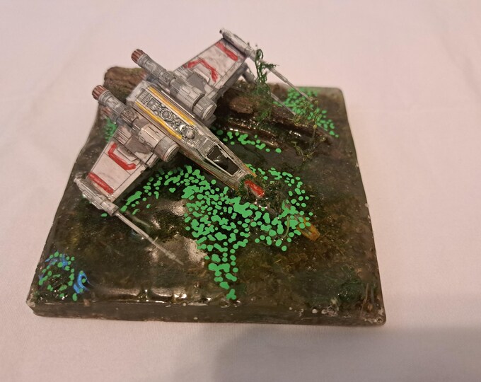 Professionaly Made Model of Luke Skywalkers Crashed X-wing on Dagobah ...