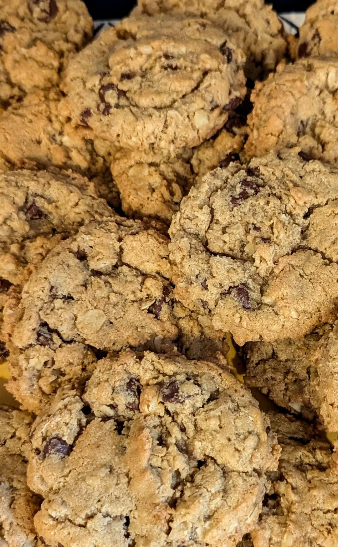 18 Oatmeal Chocolate Chip Cookies - Party Sized - Crispy on the Outside ...