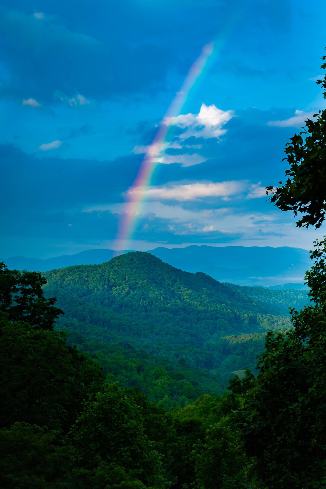 Rainbow Erupts From a Peak in the Great Smoky Mountains, USA Gallery ...