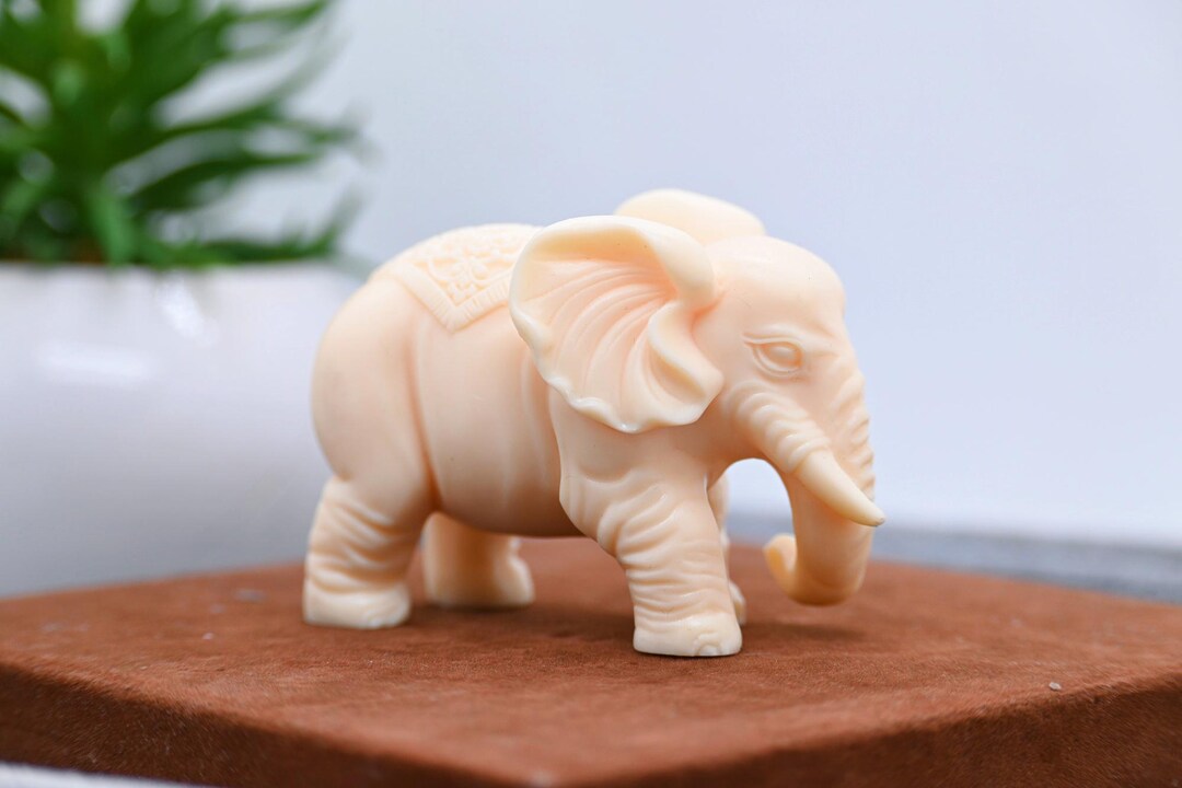 3" Tagua Nut Elephant,reiki Healing,quartz Crystal Skull,quartz Skull ...