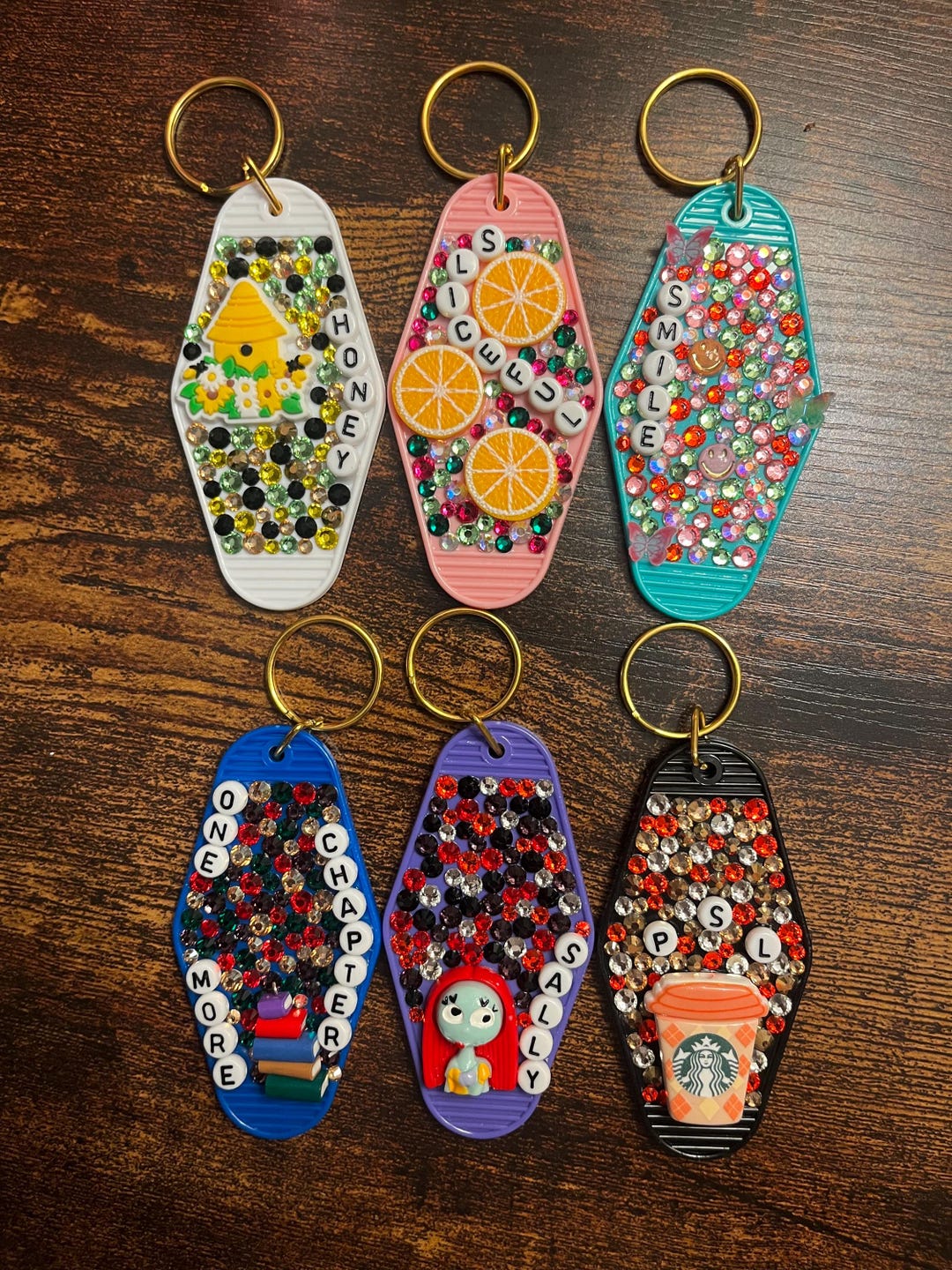 Customizable Retro Motel Keychain: Personalized Acrylic Key Tag - Etsy
