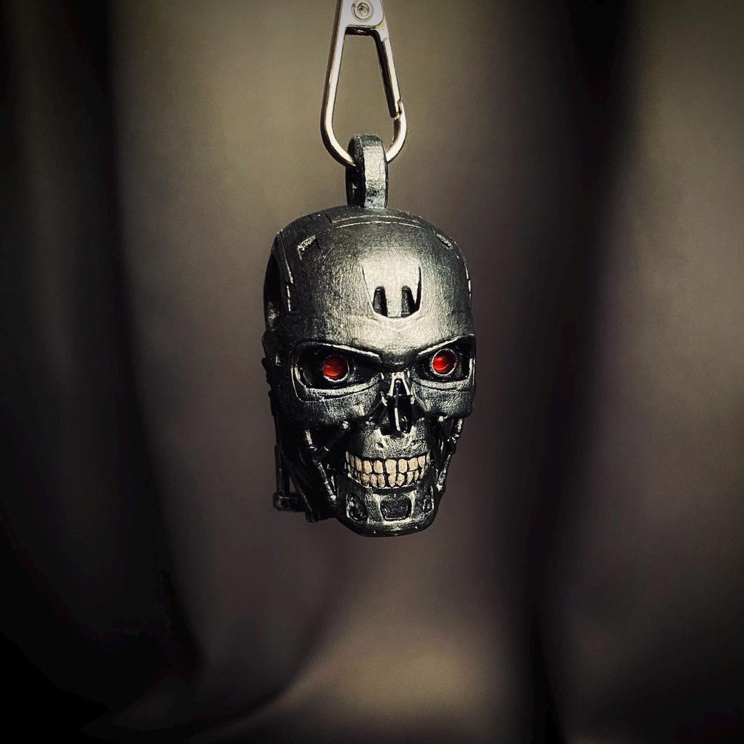 Metal Skull Keychain – Sci-fi Inspired Keyring – Cyberpunk Gift – Red ...