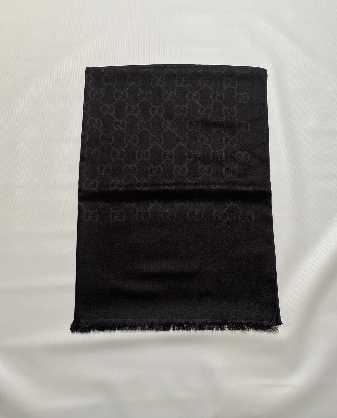 Vintage GUCCI Wool and Silk Shawl GUCCI Vintage Large Carré Black Wool ...