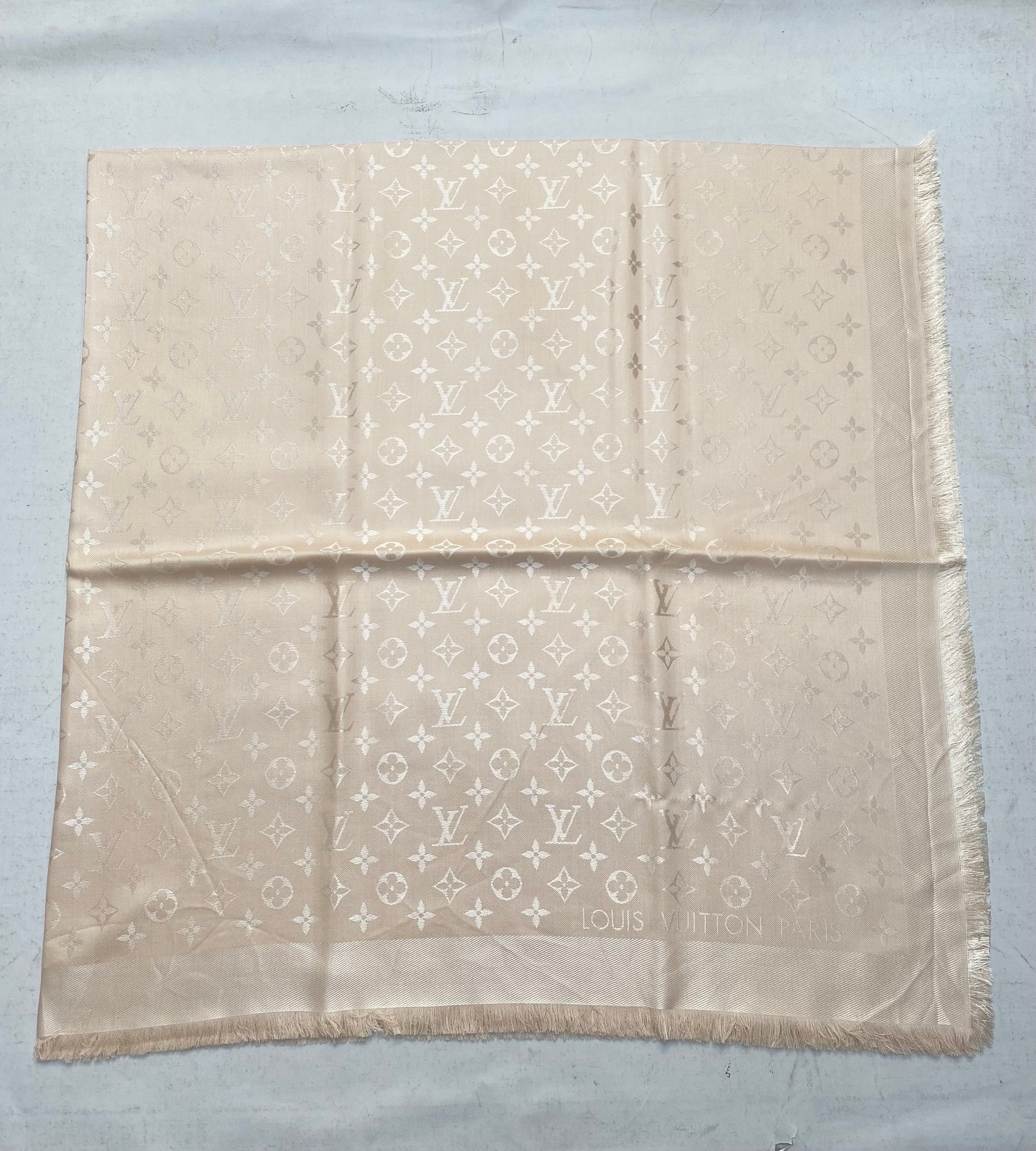 Vintage Louis Vuitton Silk Scarf Louis Vuitton Vintage Silk Foulard ...