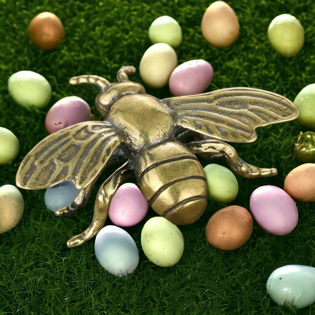 Handcrafted Brass Bee Figurine - Vintage Inspired Home Decor Quirky ...