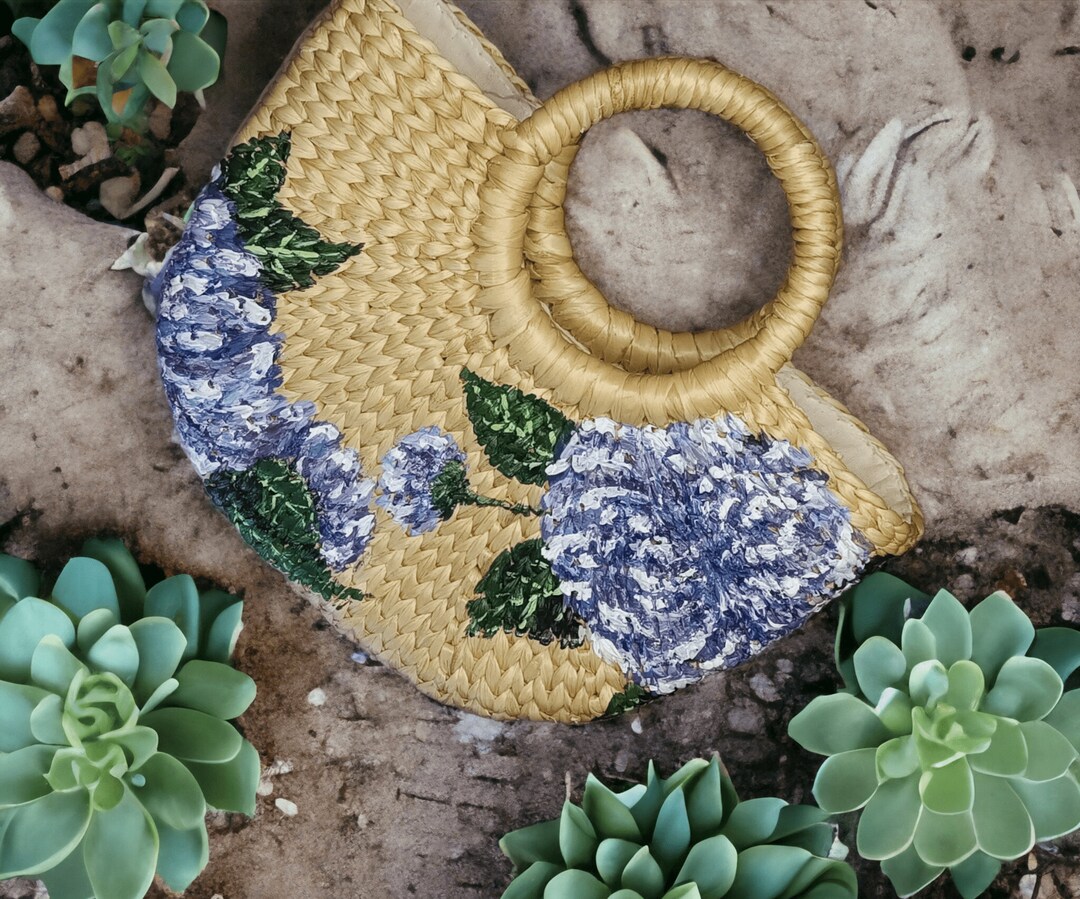 Hand Painted HYDRANGEAS on Water Hyacinth Handbag. - Etsy