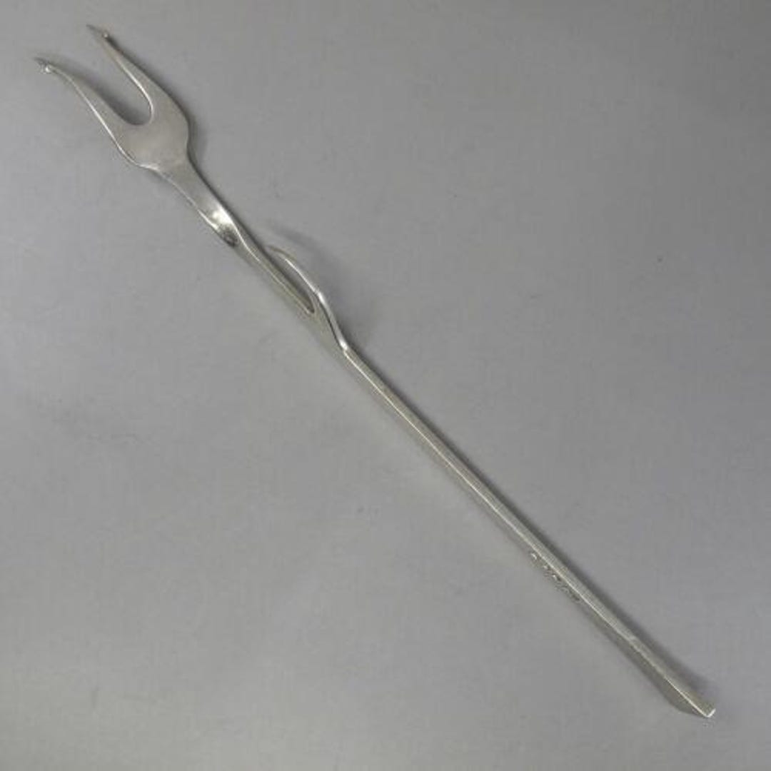 LESLIE DURBIN Modernist English Sterling 7 7/8" Twist Handle Olive Fork ...