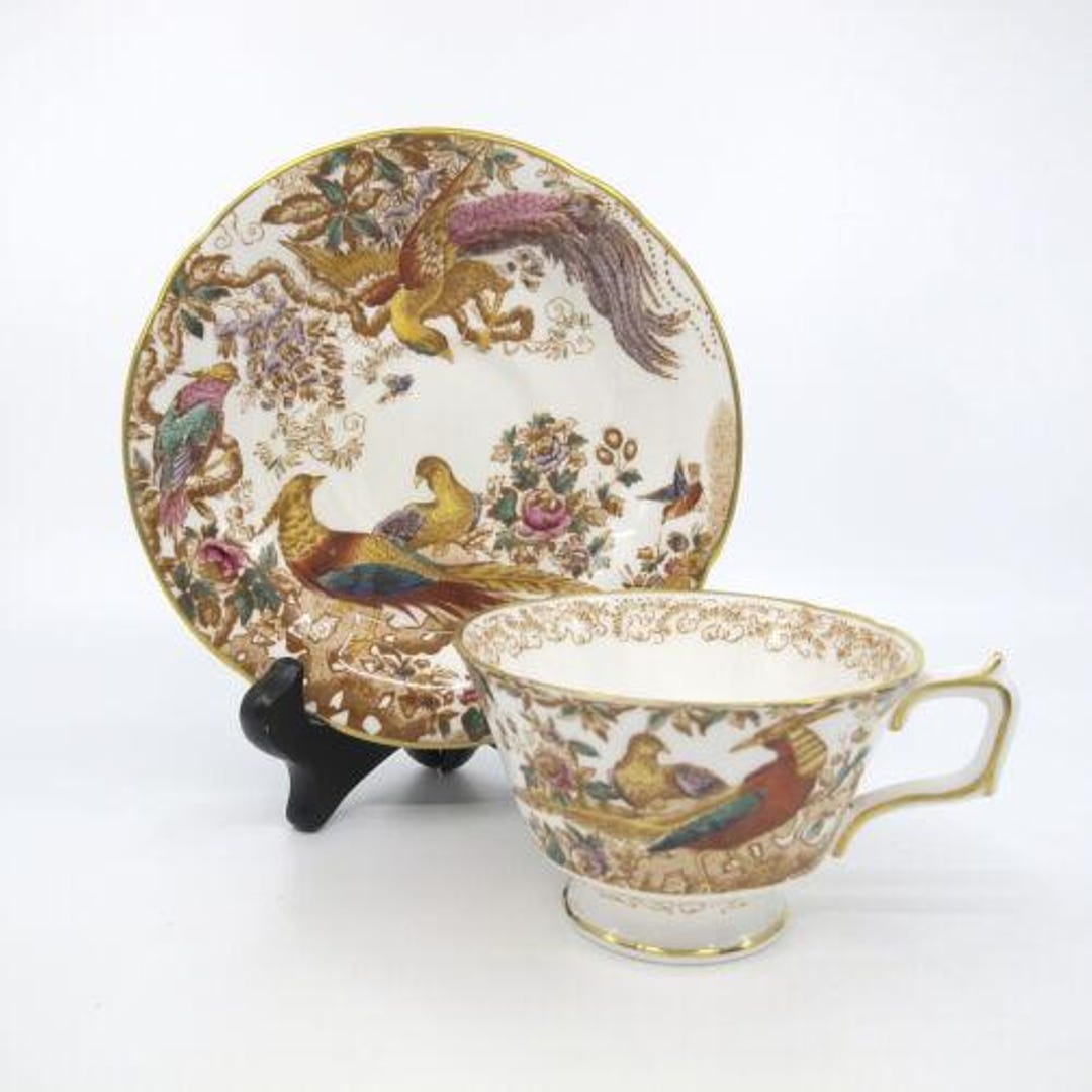 Olde Avesbury by Royal Crown Derby Tea Cup and Saucer Set(s) Ely ...