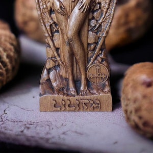 Lilith Statue Ishtar Inanna Wood Carved Astaroth Statue Sumerian Wiccan ...