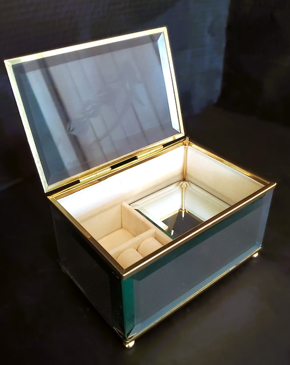 Mirrored glass jewelry box store