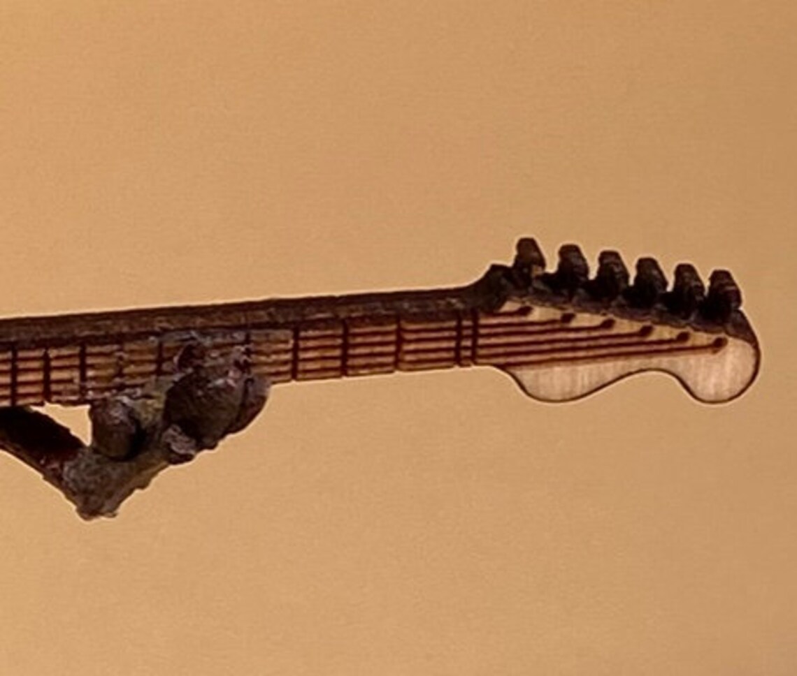 Acorn Buddy Electric Guitar Player - Etsy