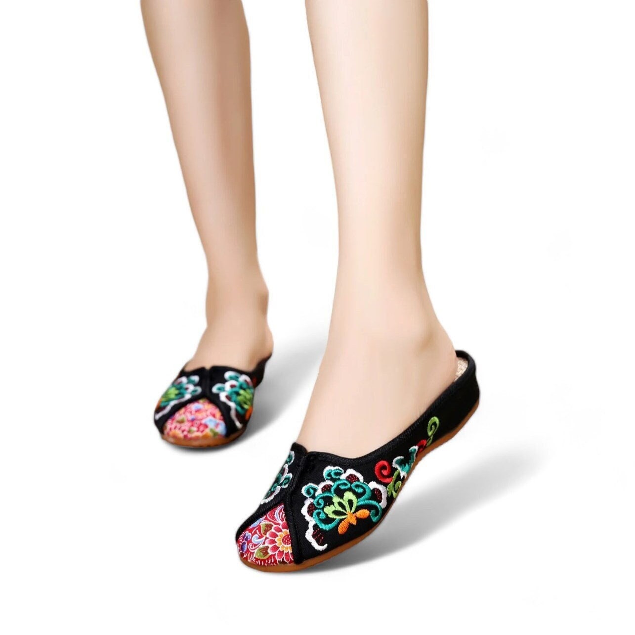 Red Floral Lotus Pond Embroidered Slippers Floral Chinese Bridal Women ...