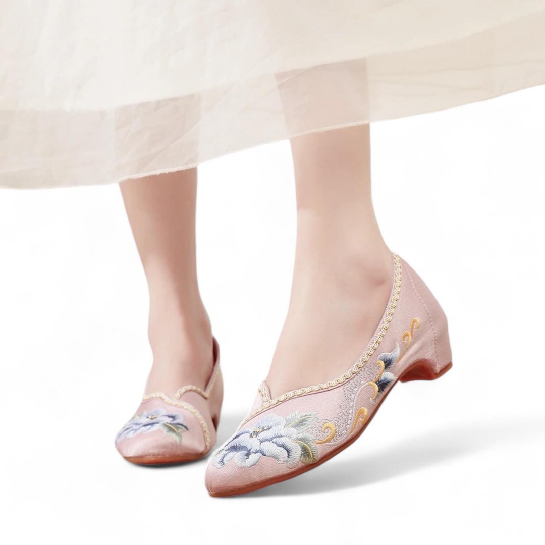 Pink Pointed Toe Low Heels With Embroidered Blue Hibiscus | Elegant ...