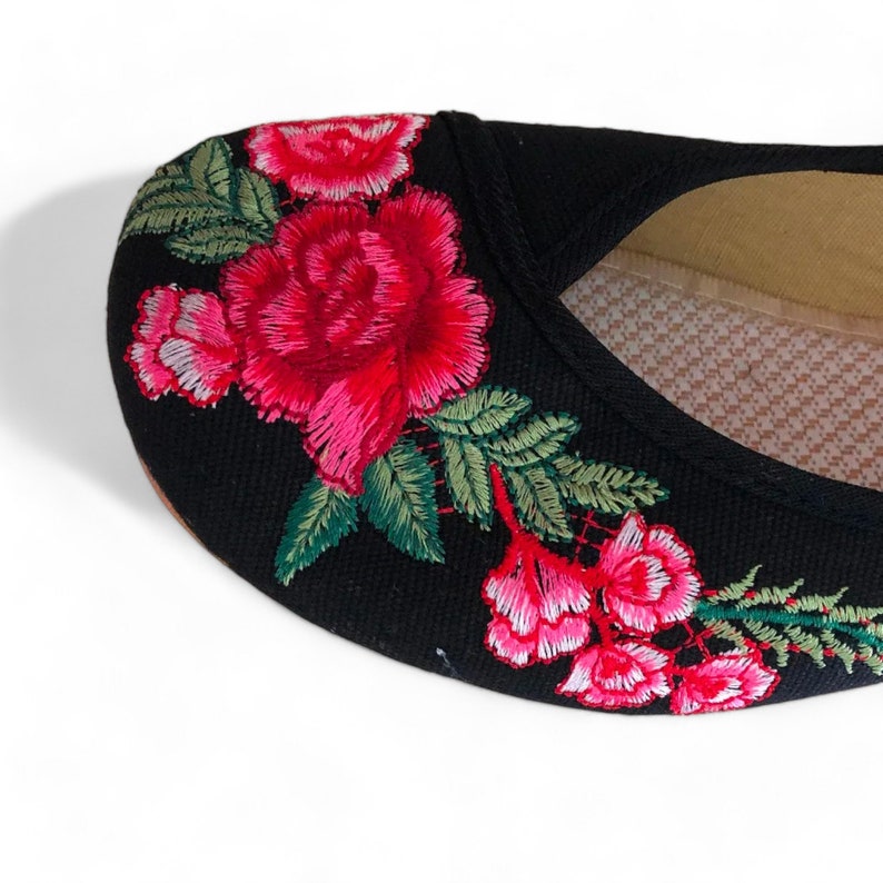Red Roses Embroidered White Ballet Flats Cream White Slip-on Shoes Off ...