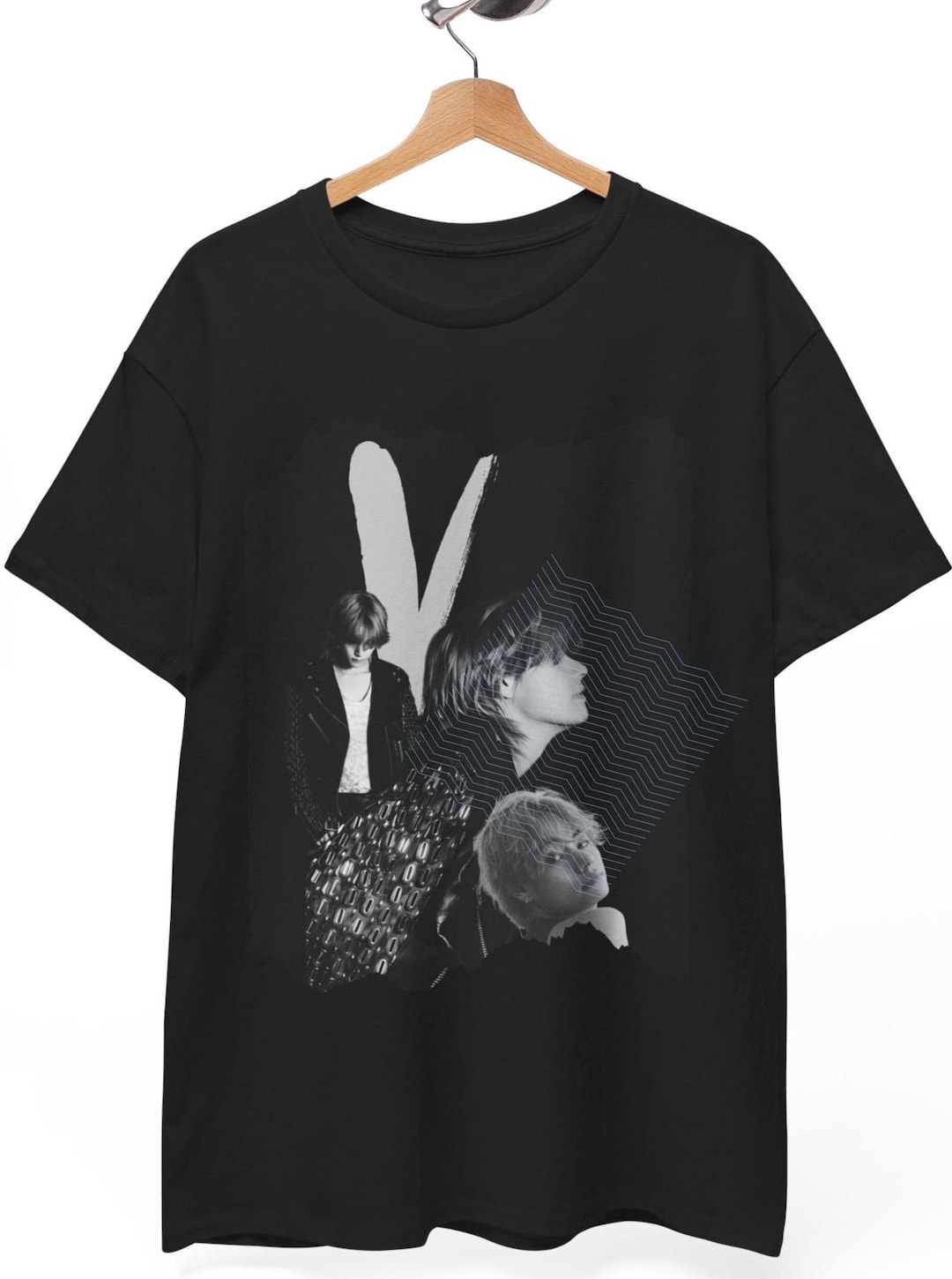 BTS V T-shirt - Kpop BTS Merch, BTS Army Gift, Taehyung Bts Shirt, Kpop Shirt, Kpop Gift - Etsy