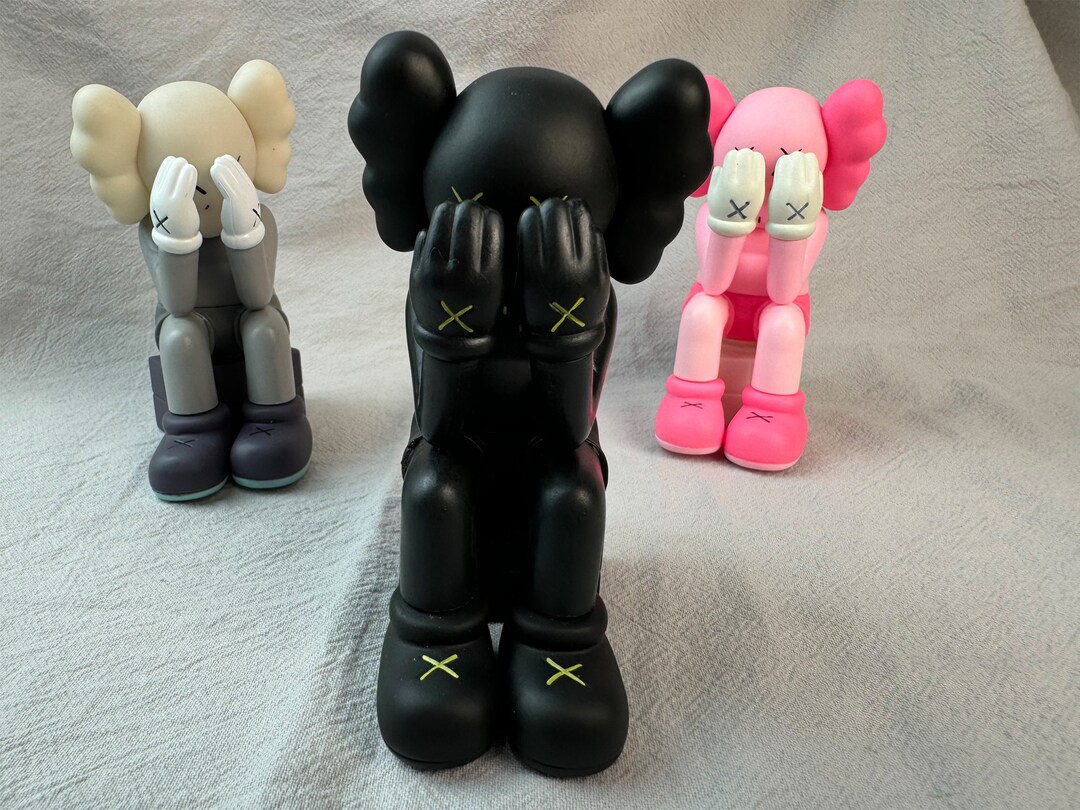 KAWS Figurines Kaws Ornaments Muffled Kaws Ornaments Room Decorations ...