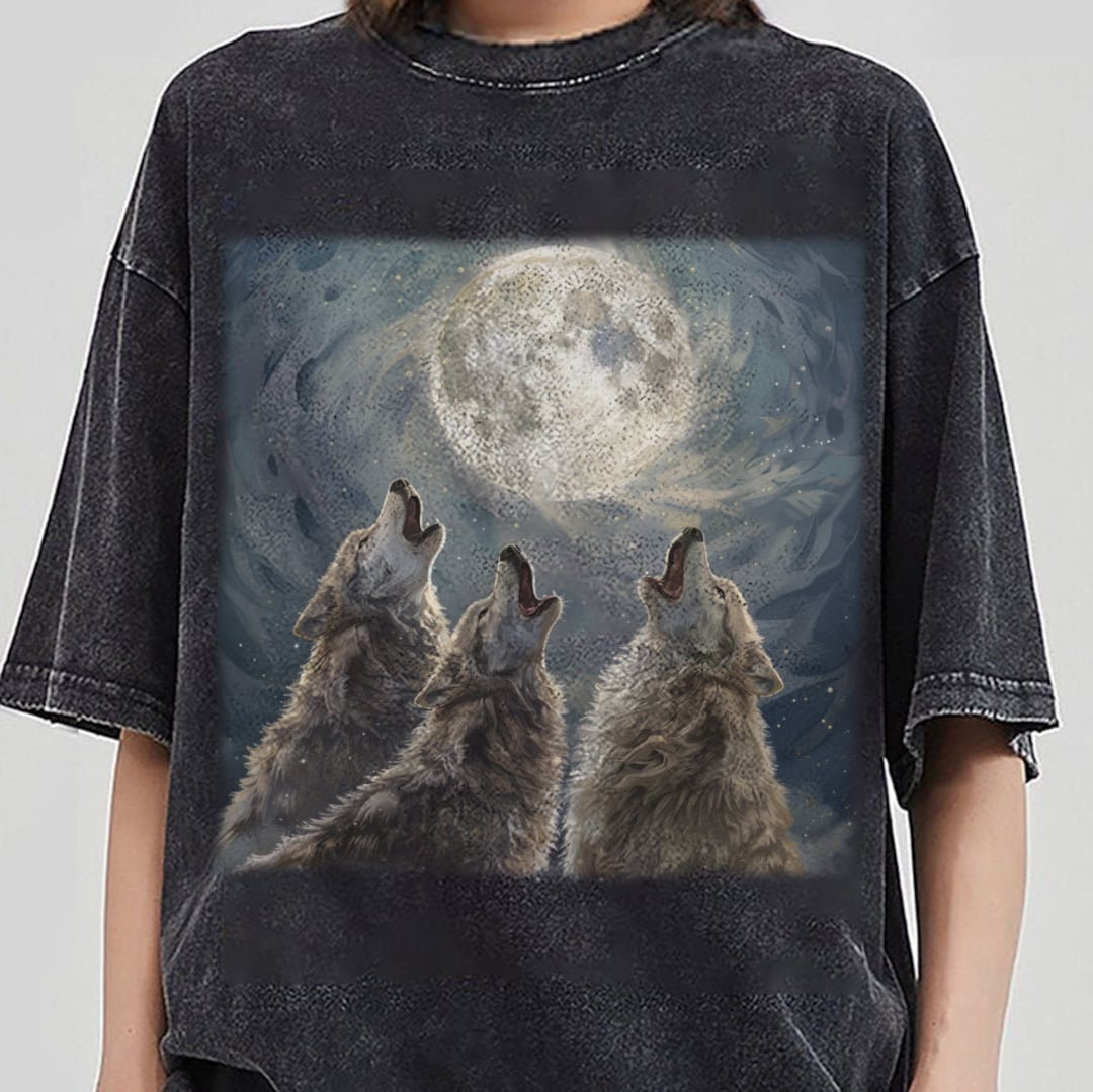 Three Wolves Howling in Moonlight Classic Retro T-shirt QT3, Retro Wolf ...