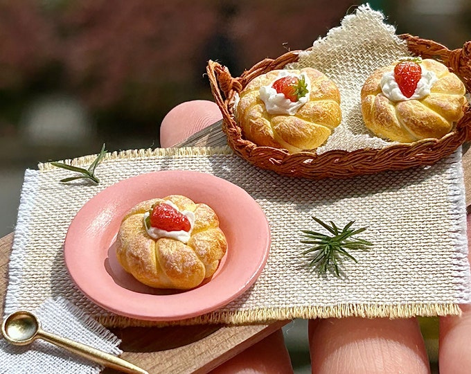 Miniature Strawberry Bread, Miniature Dessert, Clay Cake, Miniature ...