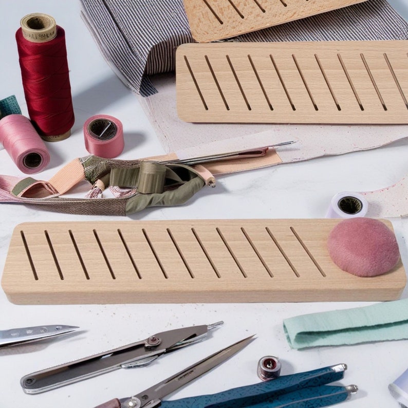 Wooden Embroidery Thread Stand With Magnetic Needle Holder, Spool ...